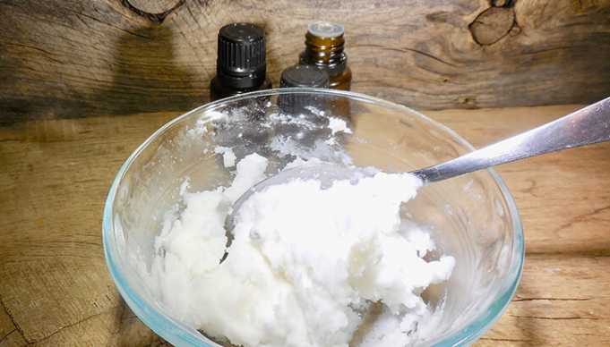 Ditch Conventional Toothpaste For This All-Natural Recipe