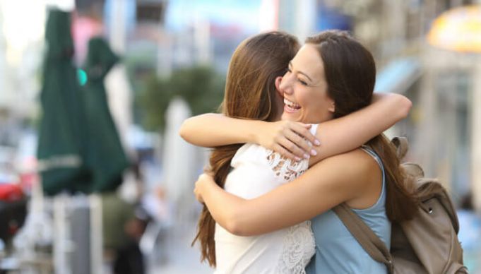 4 Science-Backed Health Reasons We Need At Least 8 Hugs A Day (#2 Is ...